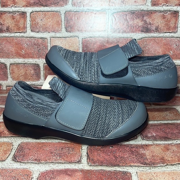 Traq by Alegria | Shoes | Preowned Alegria Traq Qwik Gray Slipon ...
